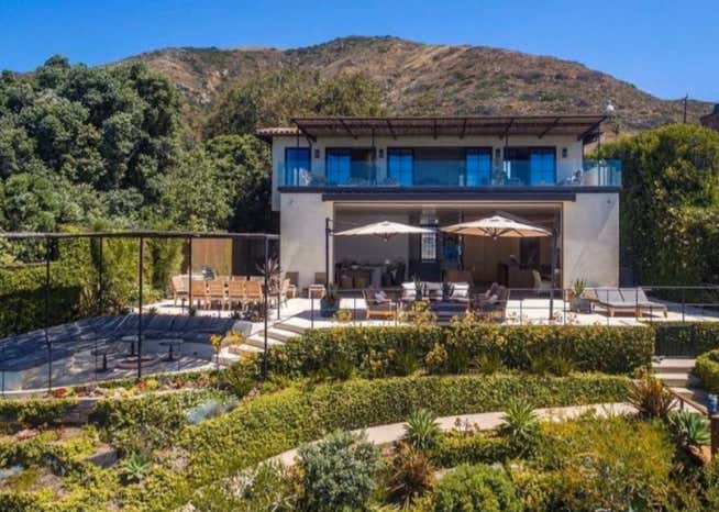 Aaron Rodgers’ Brand New Malibu House Proves That Money Can Buy ...