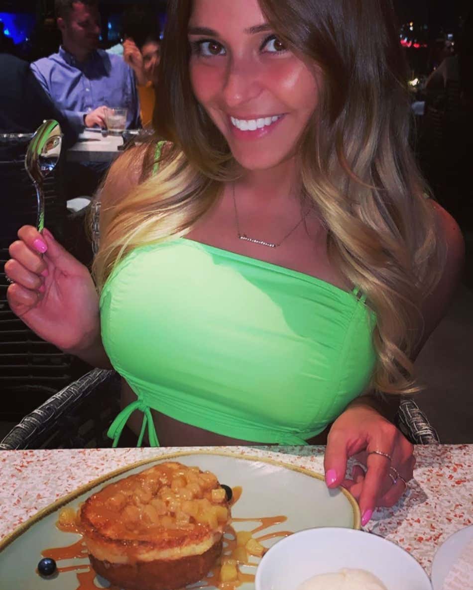 Barstool Chicago's Local Smokeshow Of The Day - Iris | Barstool Sports