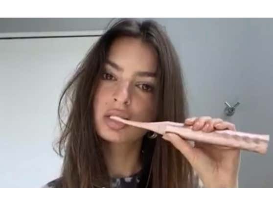 The World Health Organization (Emily Ratajkowski) Has Released A New ...