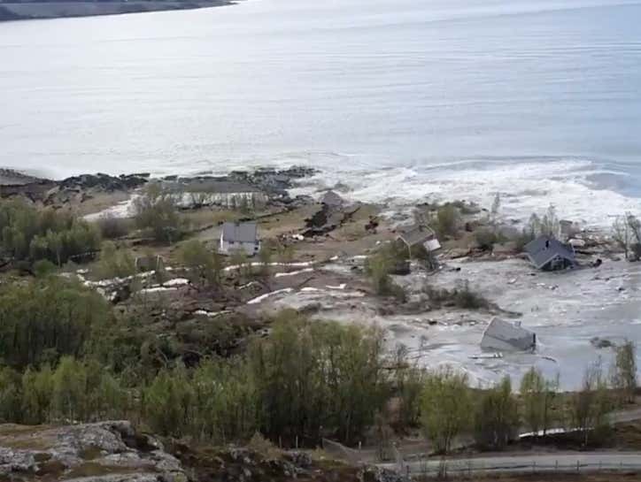 This Mudslide In Norway Dragging Houses Out To Sea Is One Of The ...