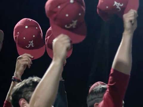 Alabama's Home Run Chain Is The Must Have Accessory Of The Year ...