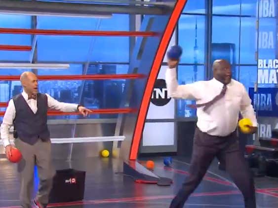 Shaq Proved He's The Ultimate Hardo By Smoking Kenny Smith Directly In ...