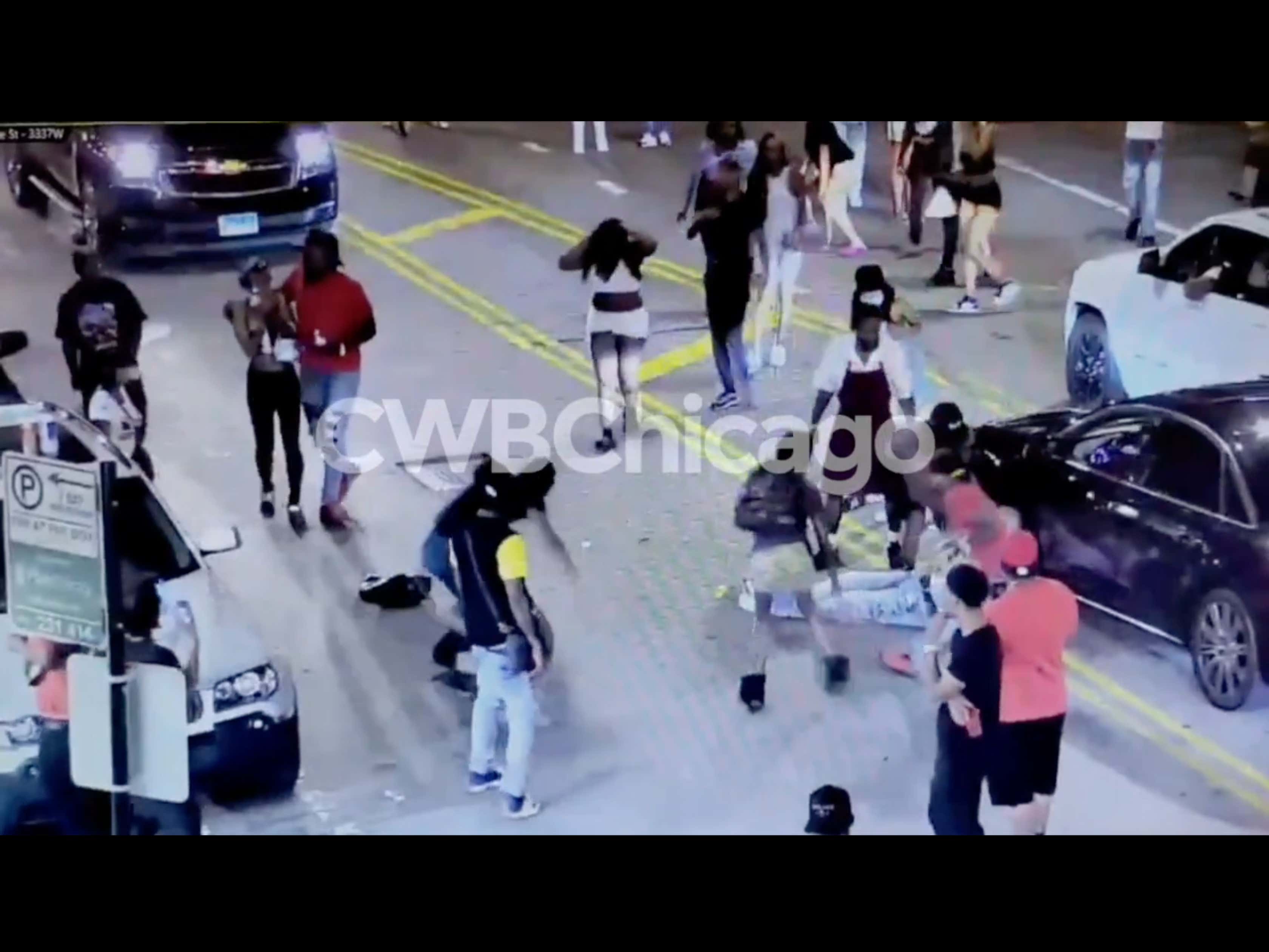 WILD Brawl Video From Chicago's State Street On Saturday Night ...