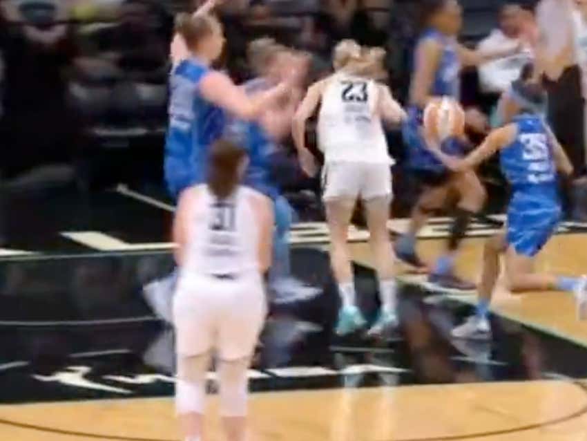 This No-Look Behind The Back Pass In The WNBA Last Night Was Impossibly ...