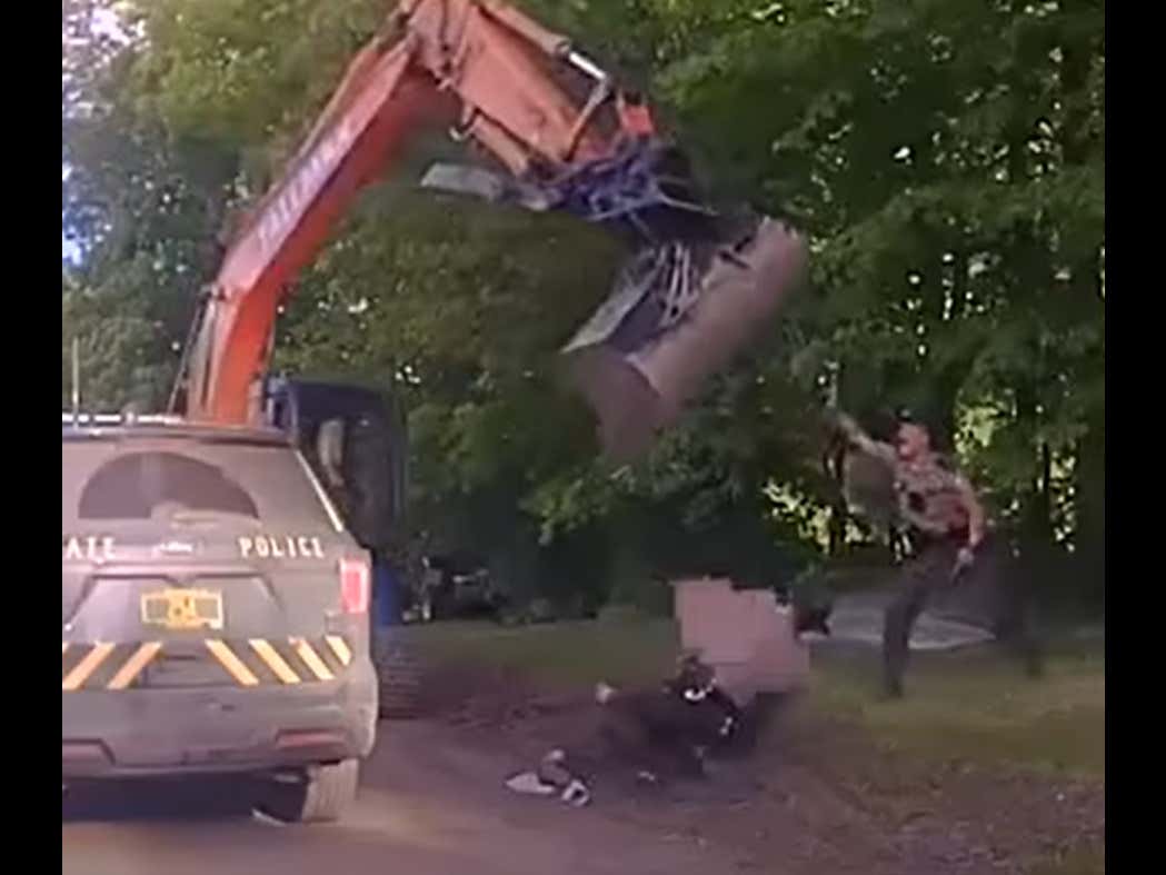 CRAZY Video Of Vermont State Troopers Almost Being Taken Out By A ...