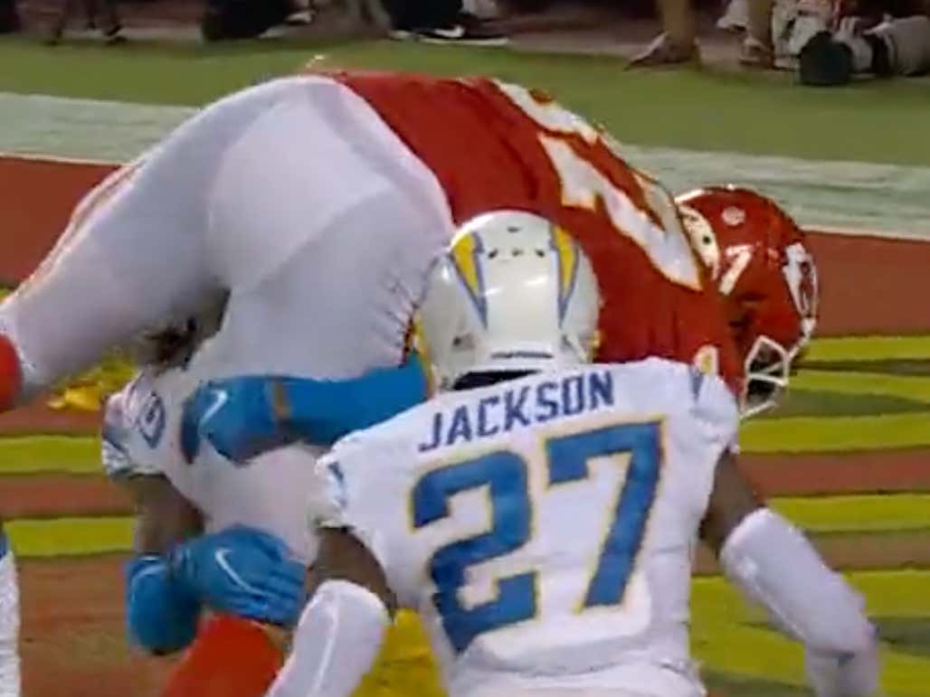 Travis Kelce Breaks Down Getting Suplexed By Derwin James | Barstool Sports