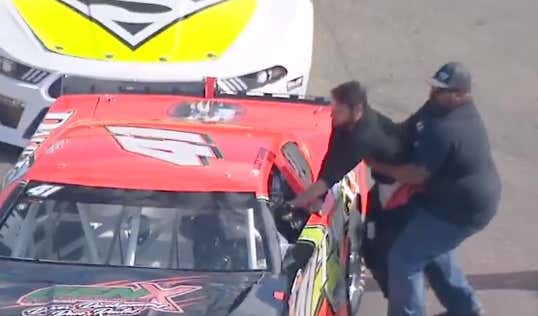 RACE CAR FIGHT!!!! WE HAVE A RACE CAR FIGHT!!!!!!! | Barstool Sports