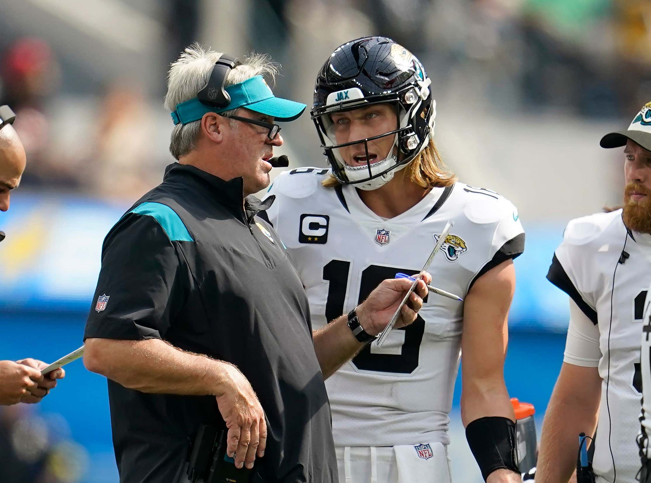 BIG BACK: The Jaguars Dominate The Fragile, Feckless Chargers And End Their 18-Game Road Losing ...