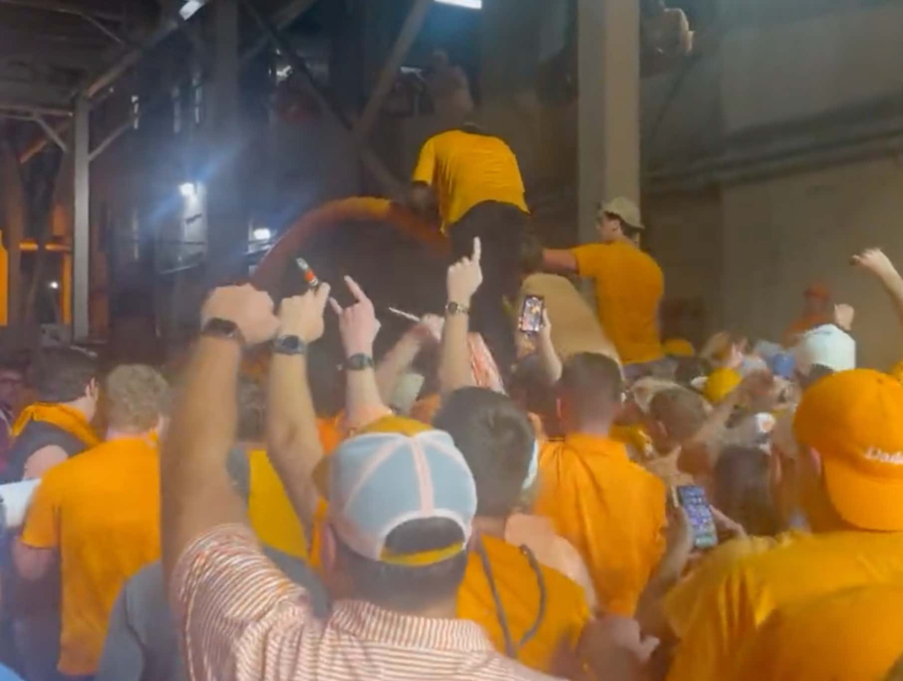 Tennessee Fans Are Parading The Goalposts Through The Streets Of ...