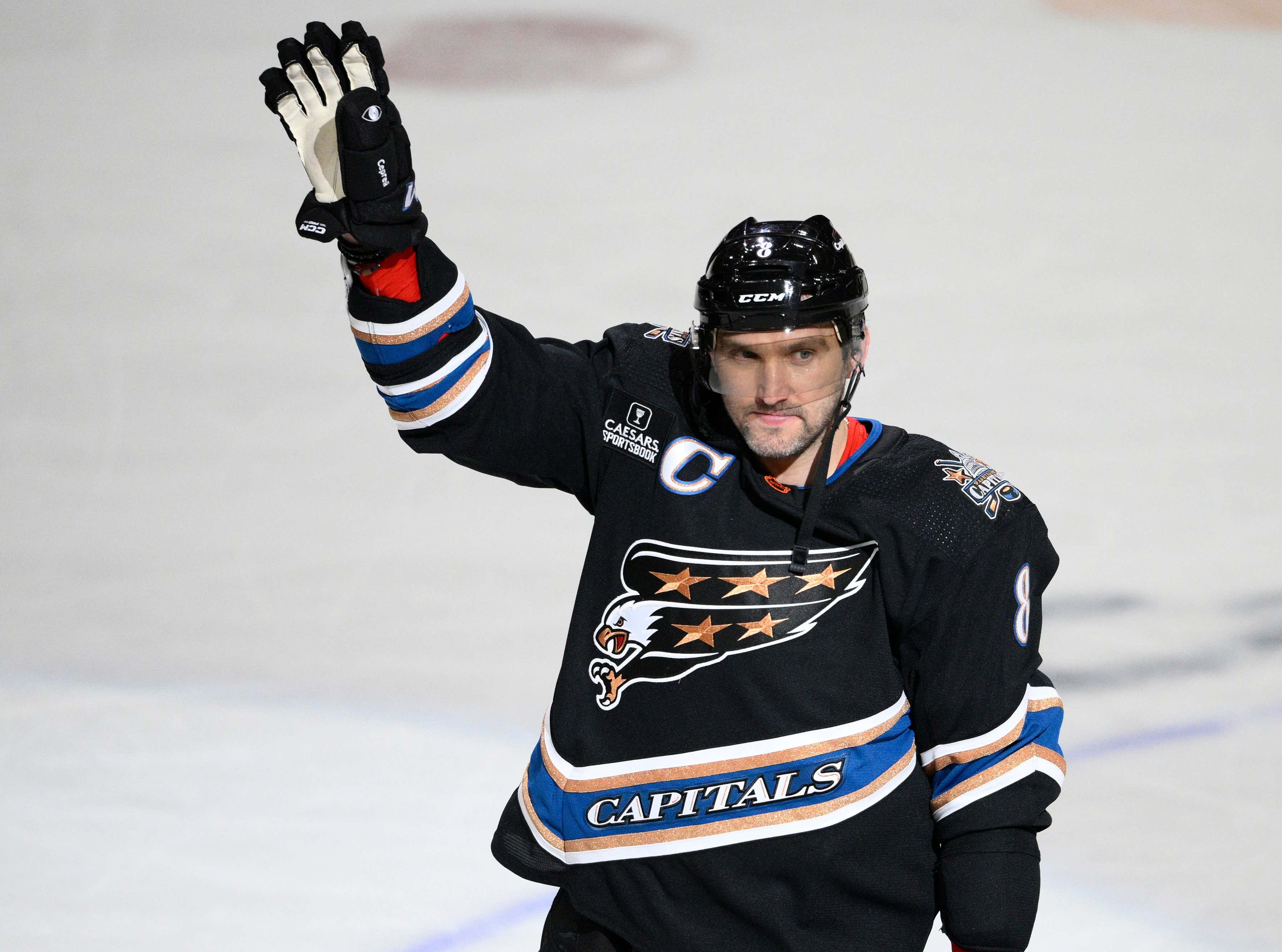 Ovi Celebrated Goal 802 By Going To A Bar And Eating Hot Dogs And ...