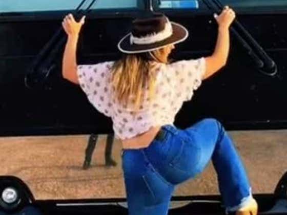 Lainey Wilson | Blogs & Videos | Barstool Sports