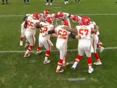 The Chiefs Playing Ring Around The Rosie Before Going To The Line Is ...