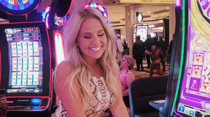 Barstool Chicago's Local Smokeshow Of The Day - Izzy | Barstool Sports
