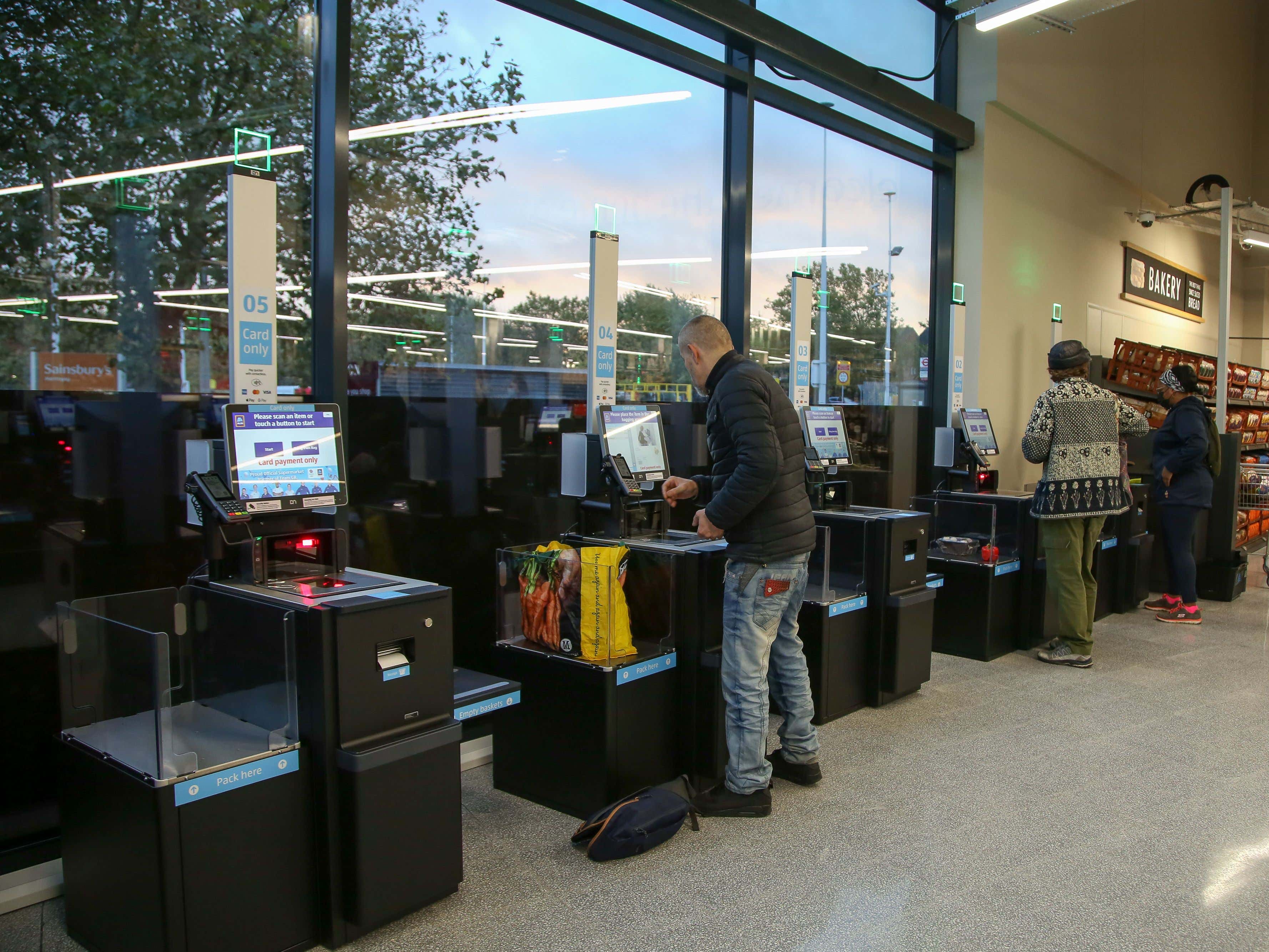 Self Checkout Machines Have Gone Too Far, Are Now Asking For Tips ...