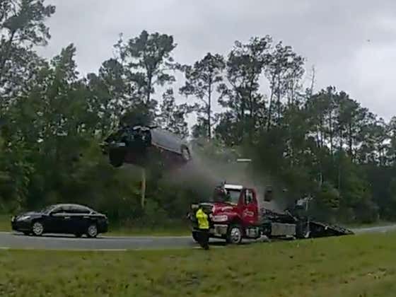 AWESOME: Lady Goes Full GTA And Goes Flying Off The Ramp Of A Tow Truck ...