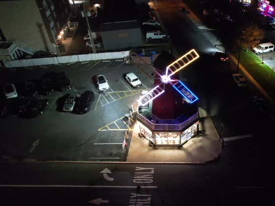 Raw Dogging at The Windmill in Long Branch | Barstool Sports