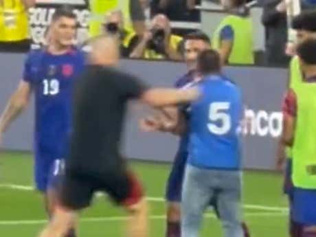 Say What You Want About Security Guards, But This Was A Solid Open ...