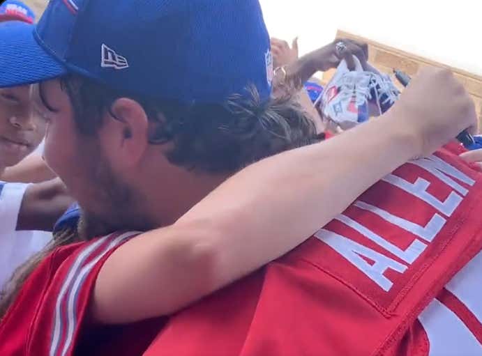 The "Brother Of The Year" Award Is Locked Down After This Kid Was Able ...