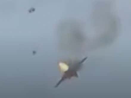 Watch: Wild Video Of Two Fighter Pilots Ejecting Over A Crowd At A ...