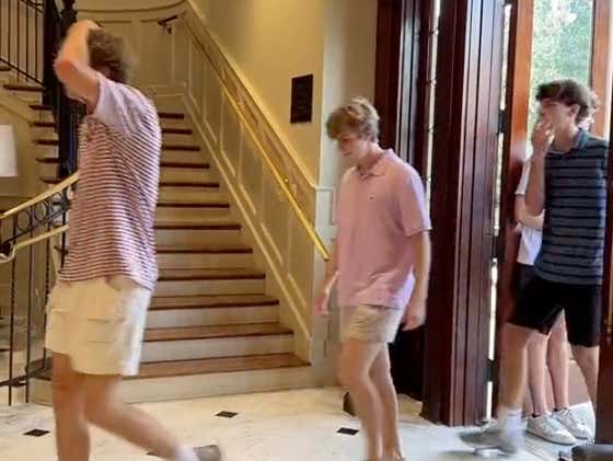 Choose Your Fighter: Is This The Worst Or Best Dressed Frat House In ...