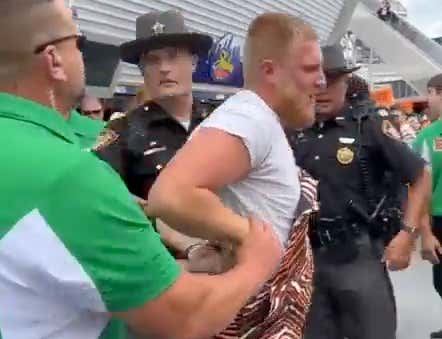 Man In Bengals Overalls Delivered The Most Devastating Head-Butt KO I ...