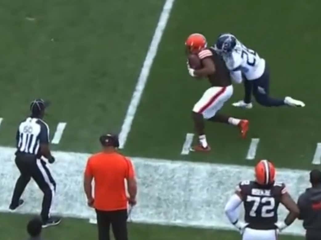 This Is One Of The Worst Missed Calls You'll Ever See In The NFL ...