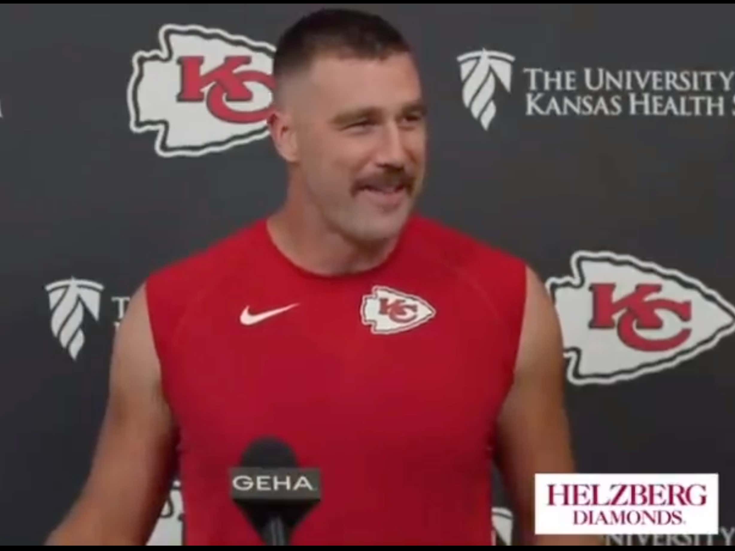Travis Kelce Responded To Aaron Rodgers' "Mr. Pfizer" Comment ...