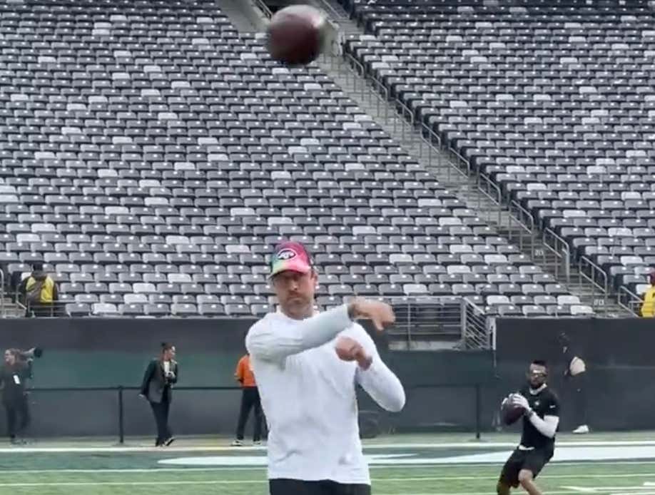 Just 34 Days Since Tearing His Achilles, Noted Lunatic Aaron Rodgers Is ...