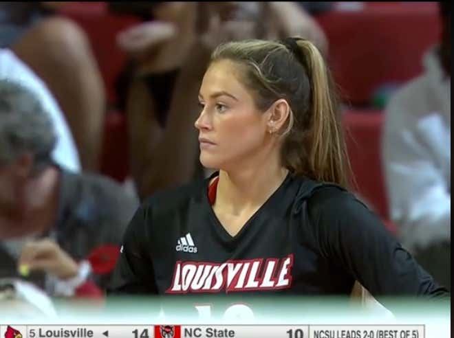 You Probably Shouldn't Serve The Volleyball To Louisville's Elena Scott ...