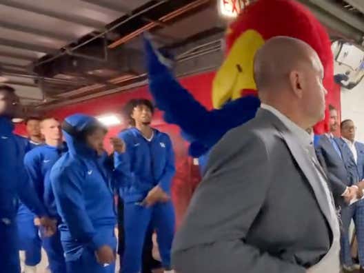 Set The Tone: Kentucky Benchwarmer Giving The Kansas Mascot The Middle ...