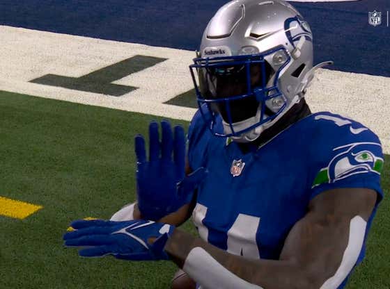 DK Metcalf Learned Sign Language For This "Standing On Business ...