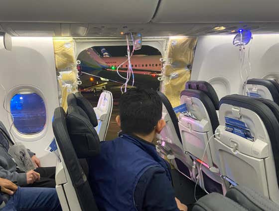 WILD VIDEO: Entire Window of Alaska Airlines Plane Blows Out Mid-Flight ...