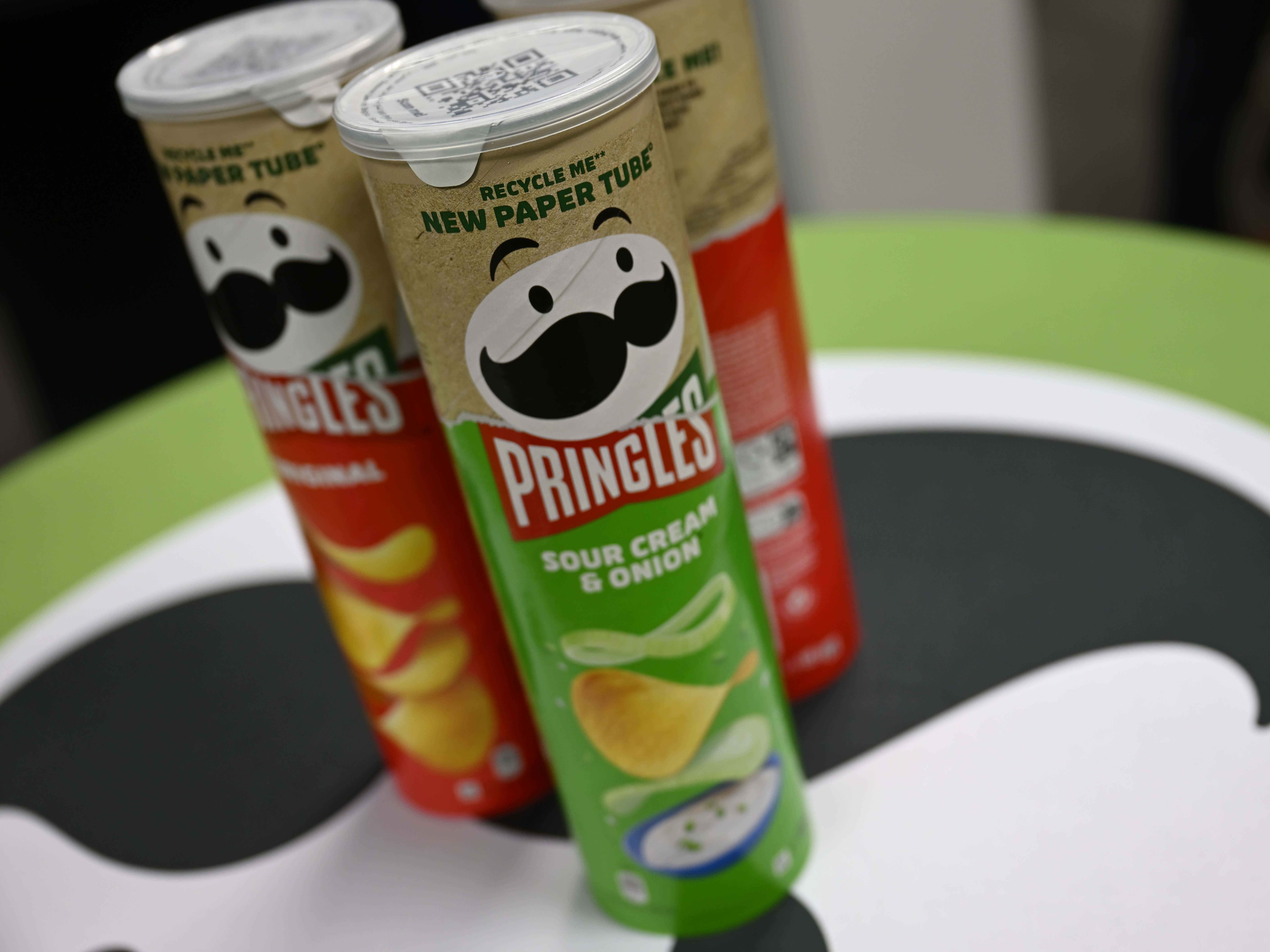 Great News: Ohio Attorney Who Was Suspended for Shitting in Pringles ...