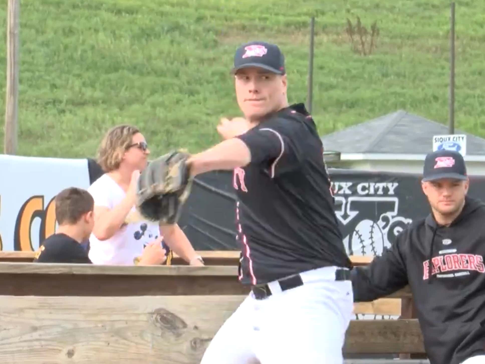 AWESOME STORY: 44 Year Old Iowa Congressman Signs Emergency Contract ...