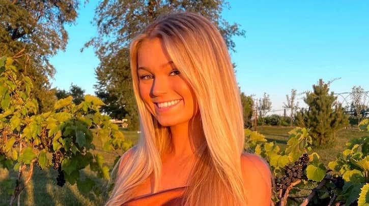 Barstool Chicago's Local Smokeshow Of The Day - Alli | Barstool Sports
