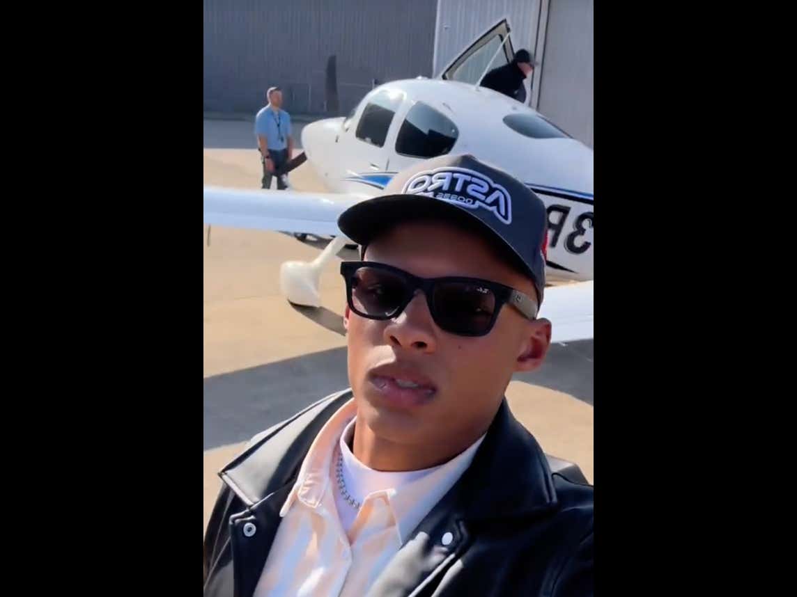 49ers QB/Rocket Scientist Josh Dobbs Flew His Own Plane to a Tennessee ...