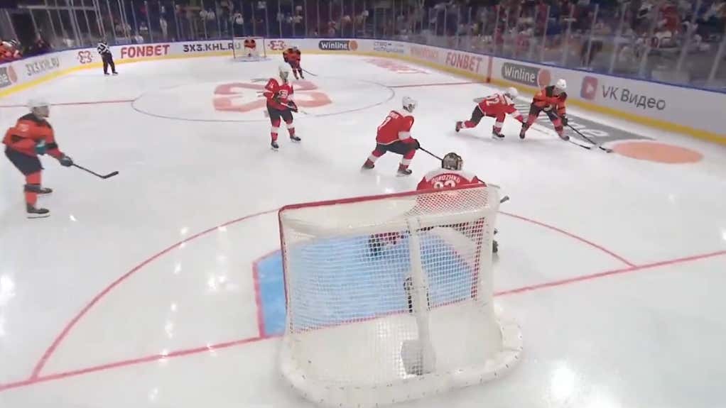 This 3v3 Mini Rink In Russia Needs To Be How Beer League Hockey Is ...