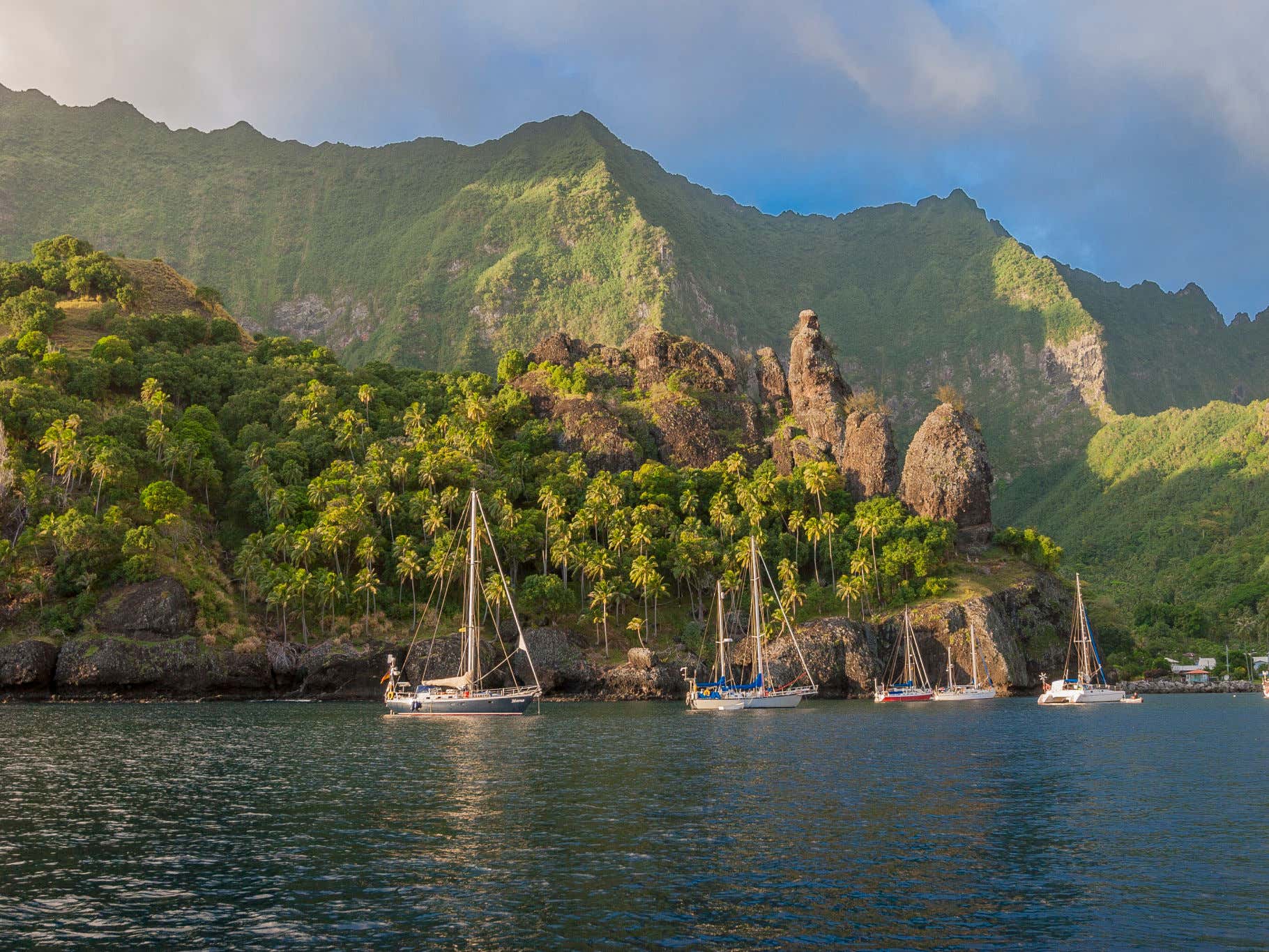 A Photographer Visited The World's "Most Untouched Civilization" In The ...