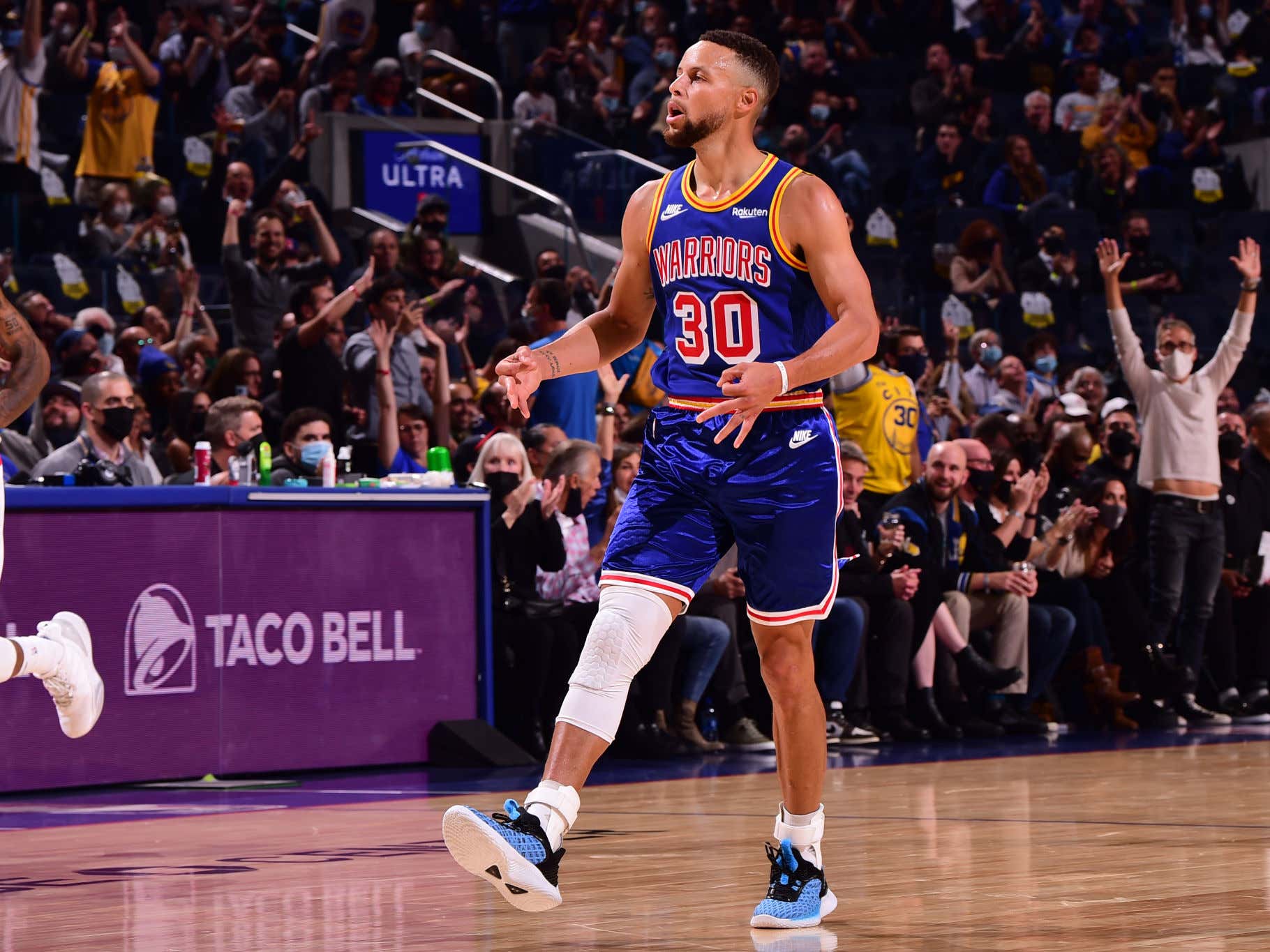 Late Night Steph Curry Continues To Be Must Watch TV | Barstool Sports