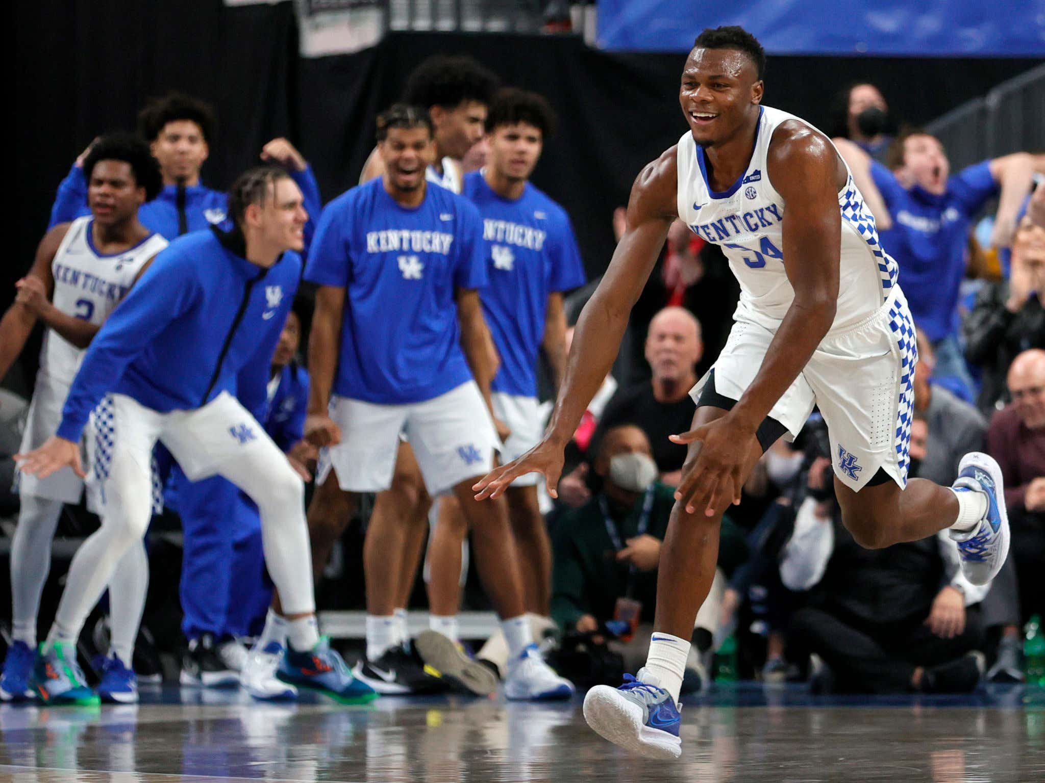 You're A Buffoon If You Still Think College Athletes Making Money On ...