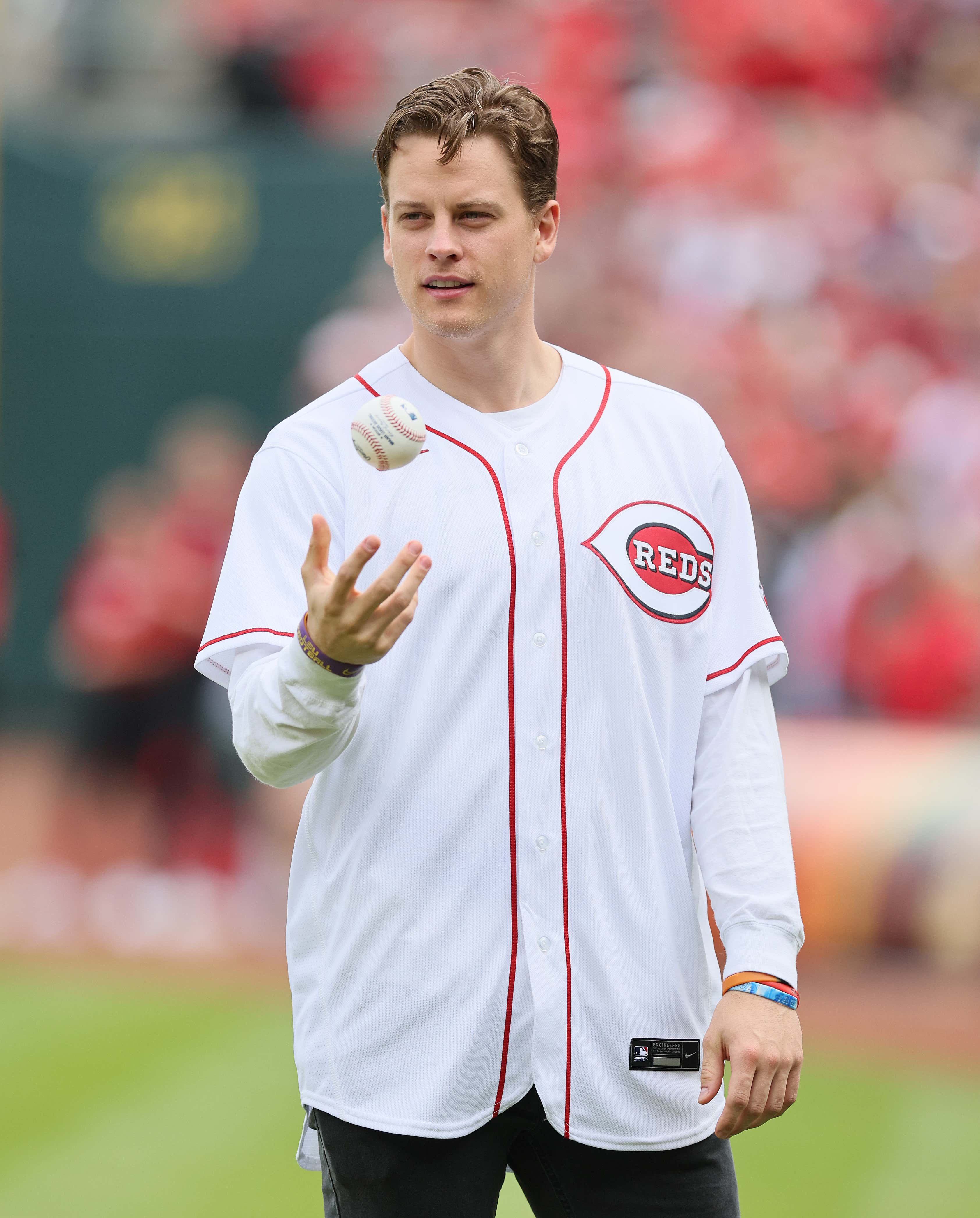 Developing: Joe Burrow Has Now Gone Full Slim Shady And Dyed His Hair ...