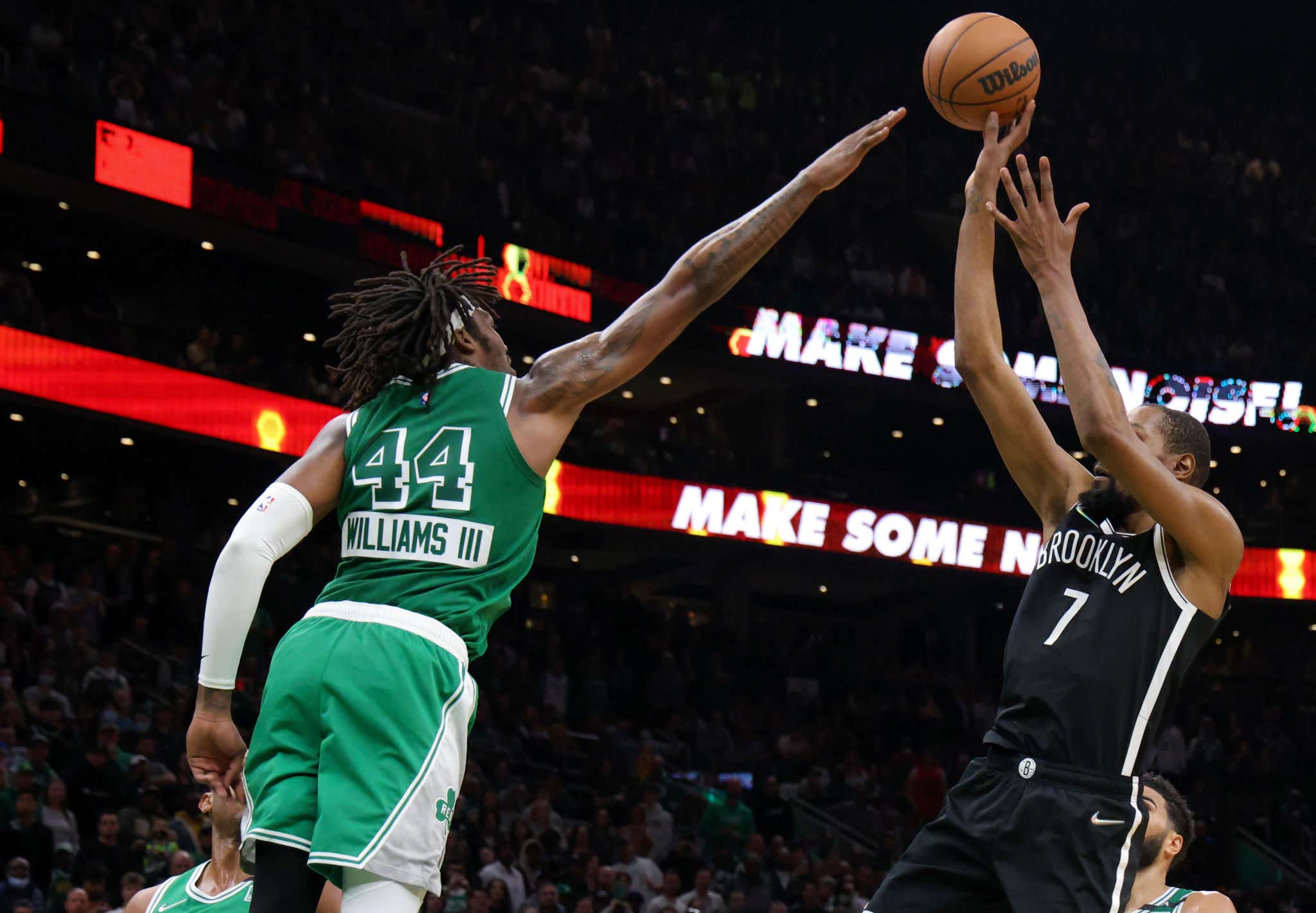 BAH GOD THAT'S ROBERT WILLIAMS MUSIC!!!!! | Barstool Sports