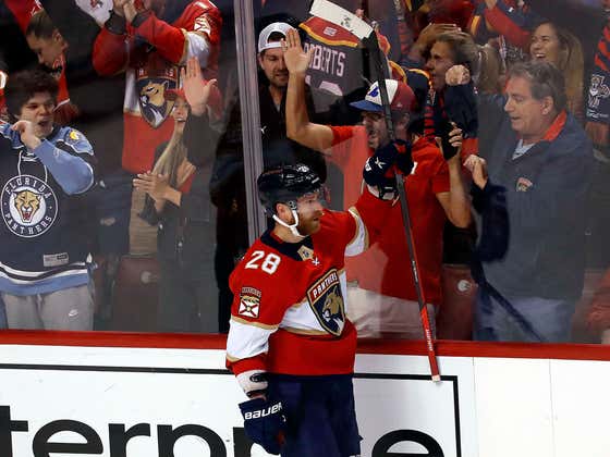 Claude Giroux Is Back To Scoring Ridiculously Filthy Goals In The ...