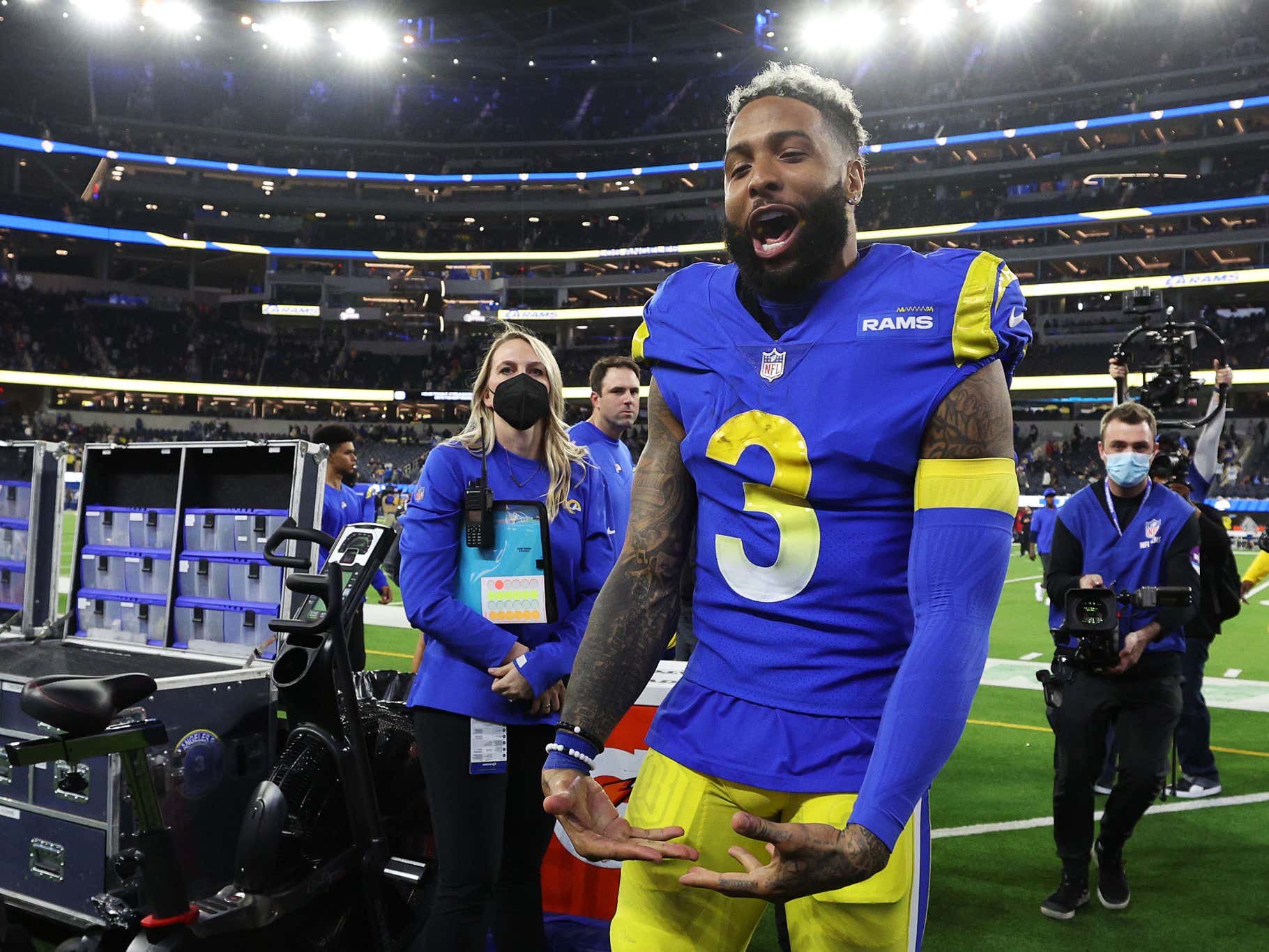 OBJ Having A Painting Of OBJ Helping Up OBJ Is The Most OBJ Shit Ever ...