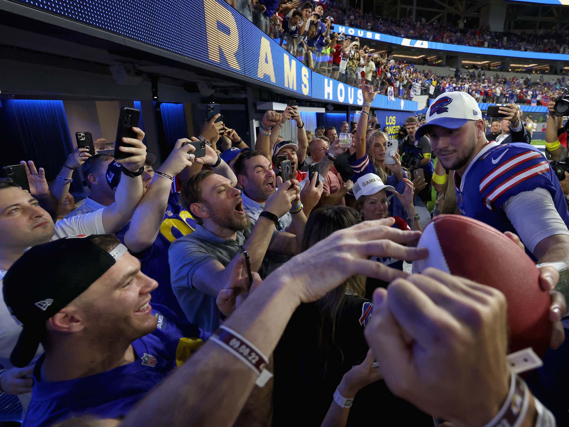 The Rams Have The Most Pathetic And Embarrassing Fans In The NFL ...