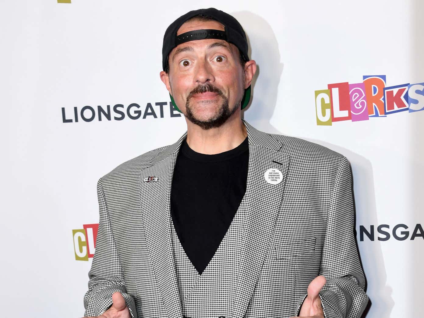 Kevin Smith Bought His Childhood Movie Theater To Run Film Festivals/Live Podcasts Back In ...