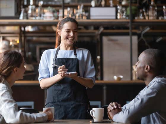 A Woman Refused To Tip Her Waitress Because The Waitress Called Her ...