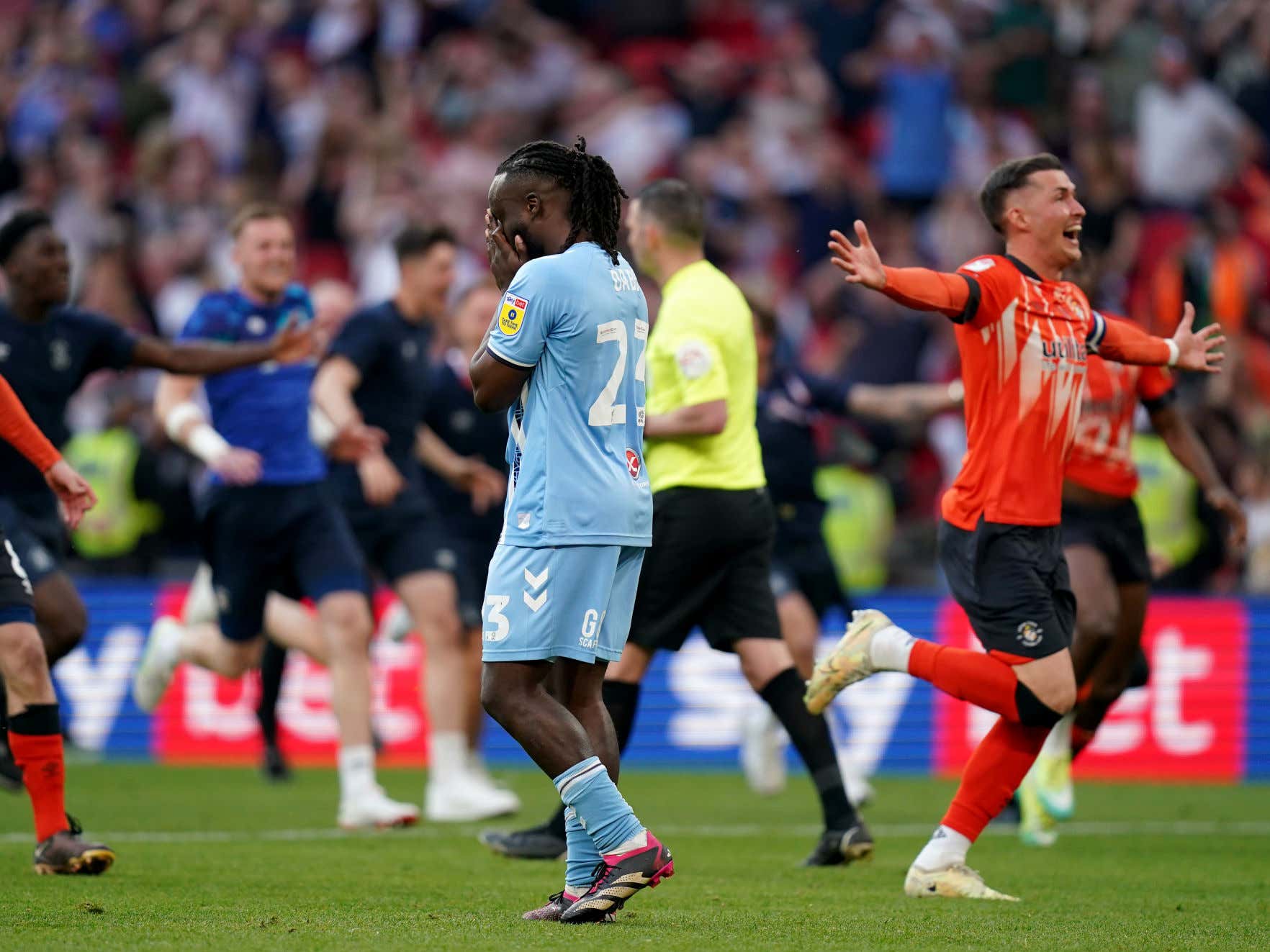 Brutal: Fankaty Dabo Missed A PK That Cost Coventry City A Spot In The ...