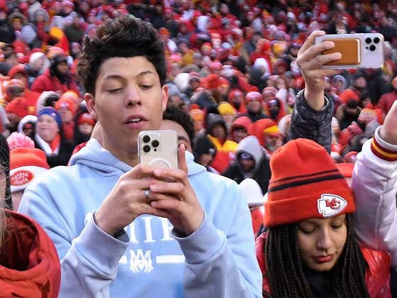 Jackson Mahomes' Sexual Assault Accuser Has to Close Her Restaurant ...