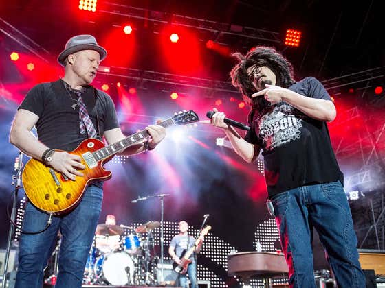 The Counting Crows Covered Taylor Swift S The 1 In Las Vegas Last